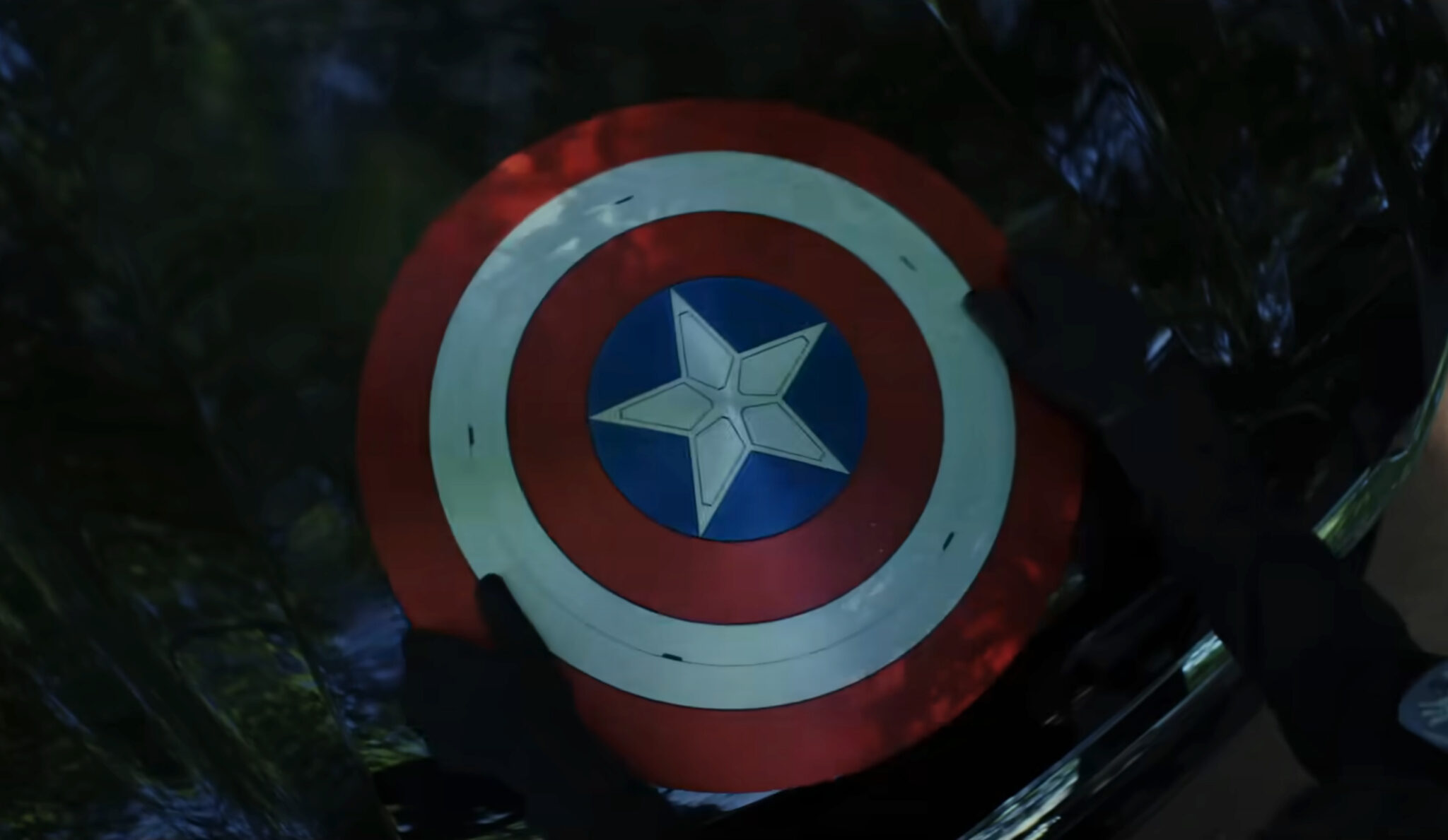Shield Anthony Mackie in Captain America: Brave New World